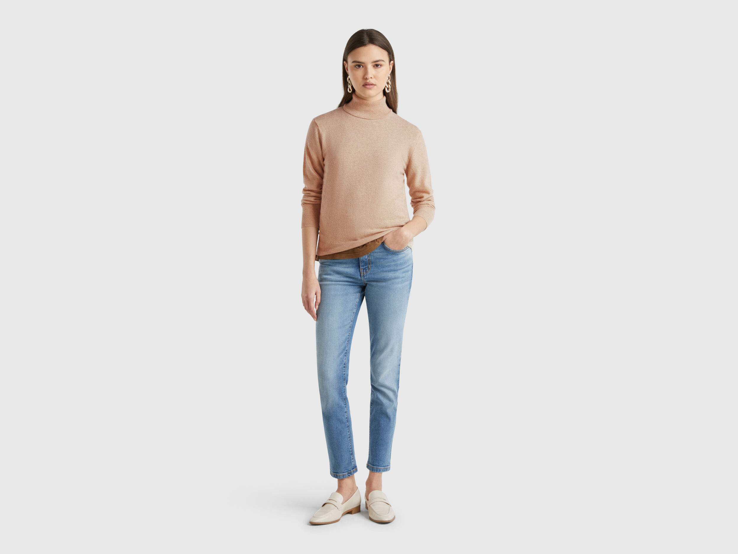 Beige turtleneck sweater in pure Merino wool - Beige | Benetton Beige turtleneck sweater in pure Merino wool - Beige | Benetton